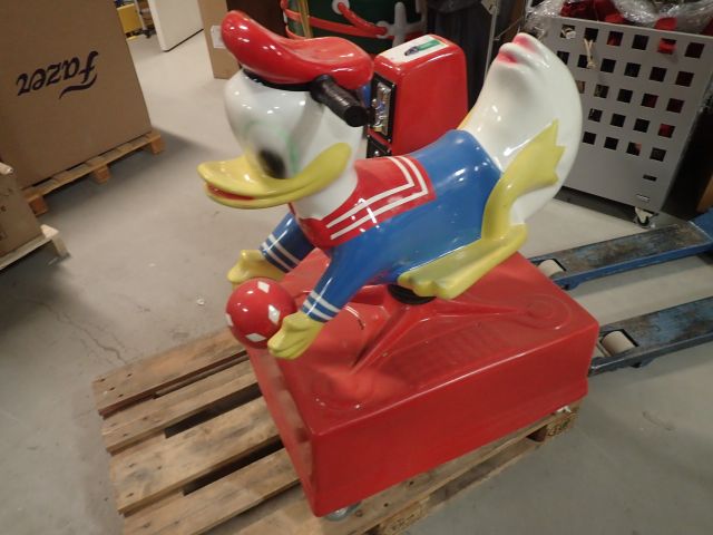 Amusement ride Kalle anka - PS Auction - We value the future - Largest ...