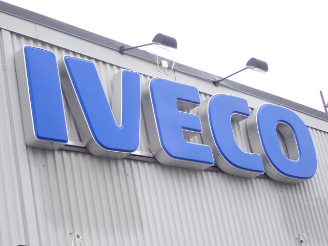 IVECO Light Sign - PS Auction - We value the future - Largest in net ...