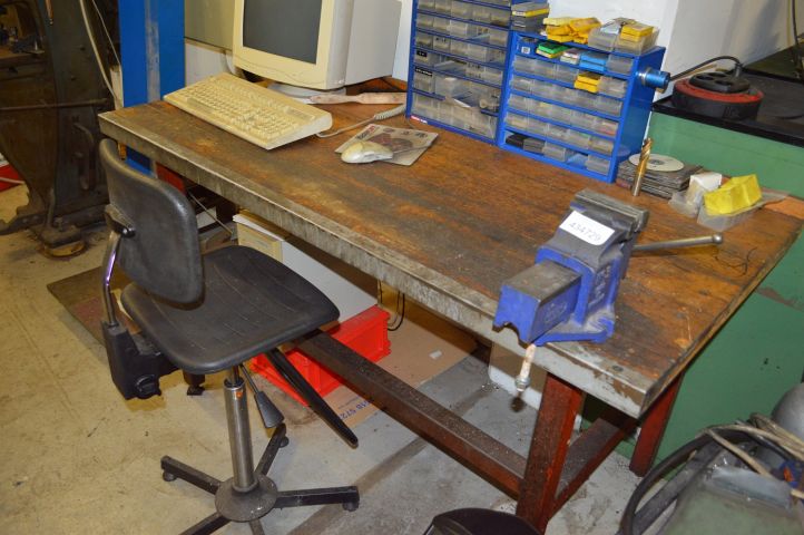 File bench with screwdriver and fitting chair - PS Auction - We value ...