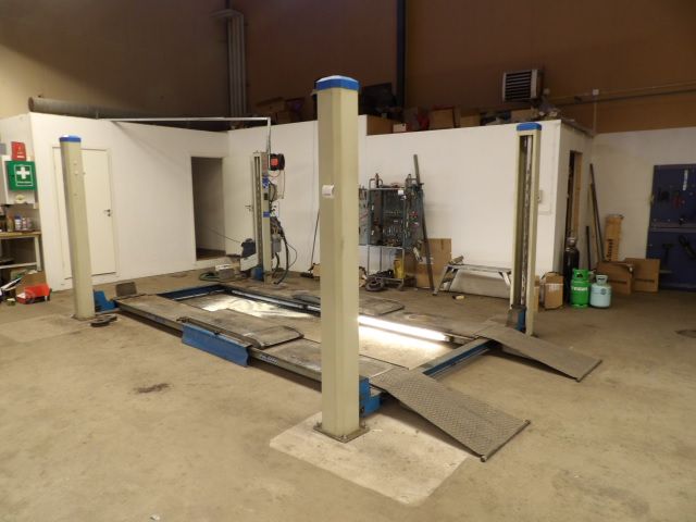 OMCN 4-pillar lift 3.5ton - PS Auction - We value the future - Largest ...