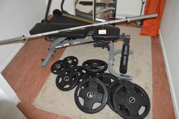 Training equipment treadmill and barbell - PS Auction - We value the ...