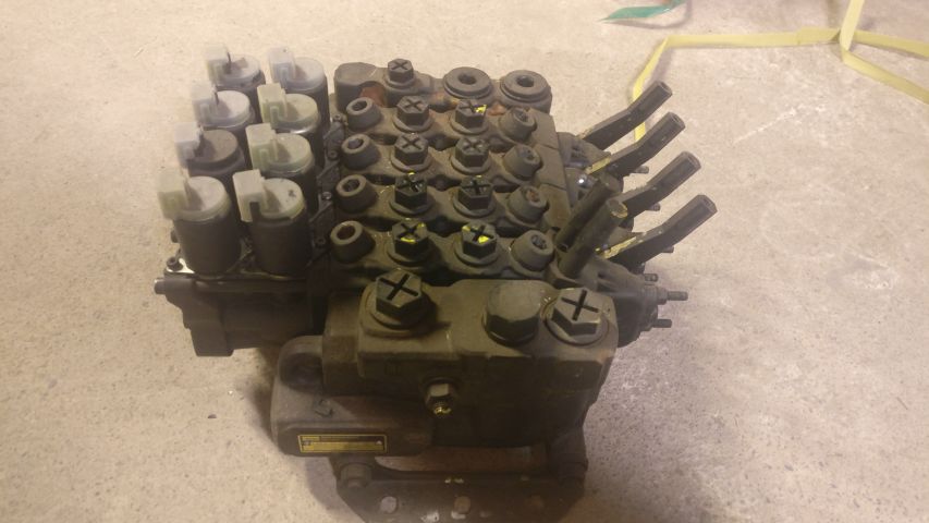 Parker L90LS Valve - 1 pcs - PS Auction - We value the future - Largest ...
