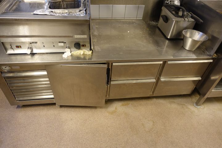 Cooling work table - PS Auction - We value the future - Largest in net ...