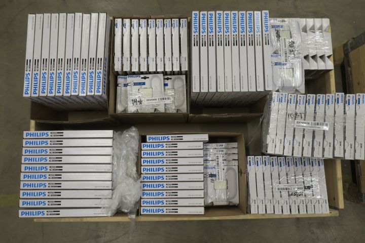 Sortiment med rörbelysning Philips - Auktioner online - Nätauktioner ...