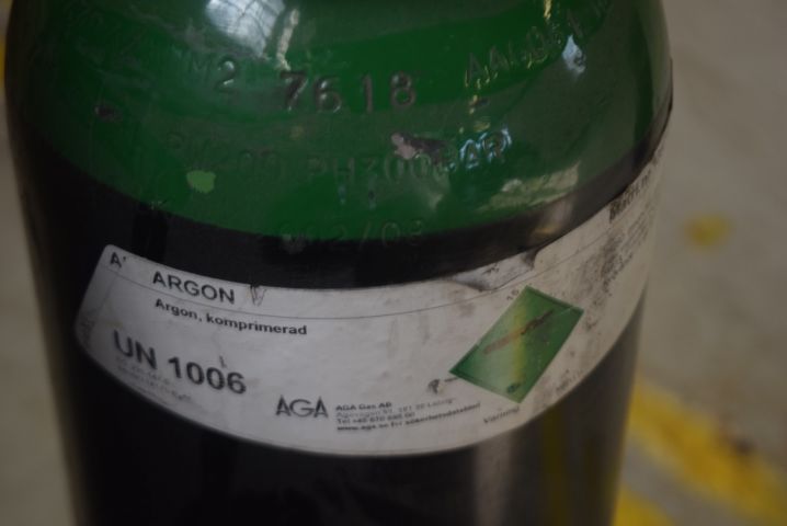 Friköpta flaskor Argon & Mison 18, 2 st - Auktioner online ...