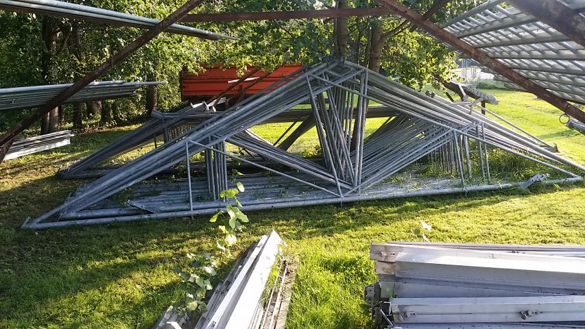 11 galvanized roof chairs, span 12m - PS Auction - We value the future ...