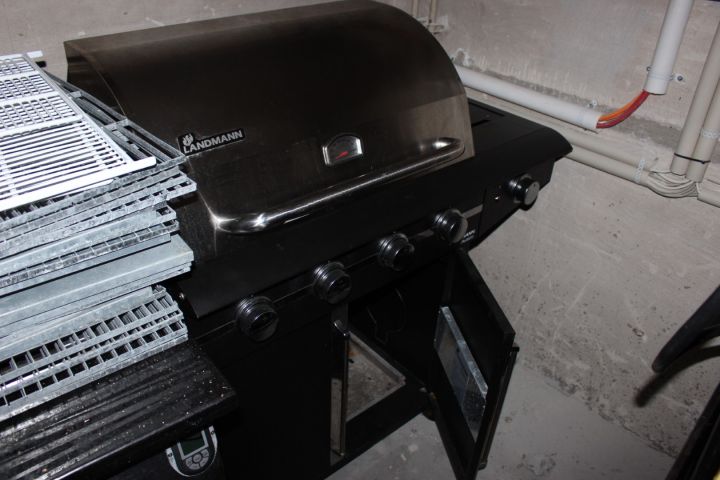 Gas grill Barbecue Landmann Avalon - PS Auction - We value the future ...
