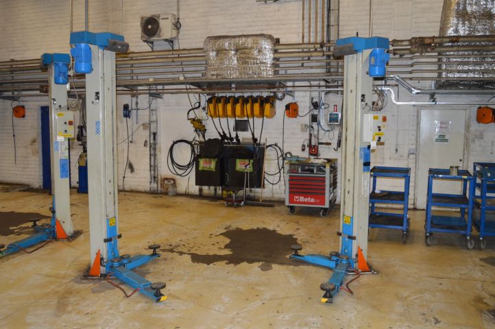 2-pillar lift 2.8 tonnes OMCN 199D - PS Auction - We value the future ...