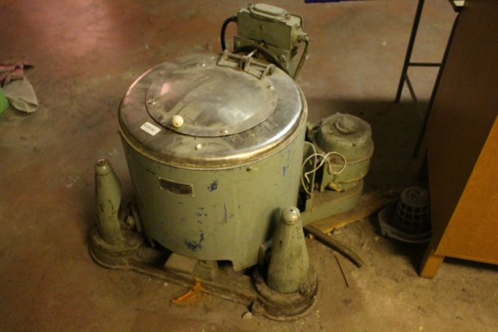 Older laundry centrifuge - PS Auction - We value the future - Largest ...