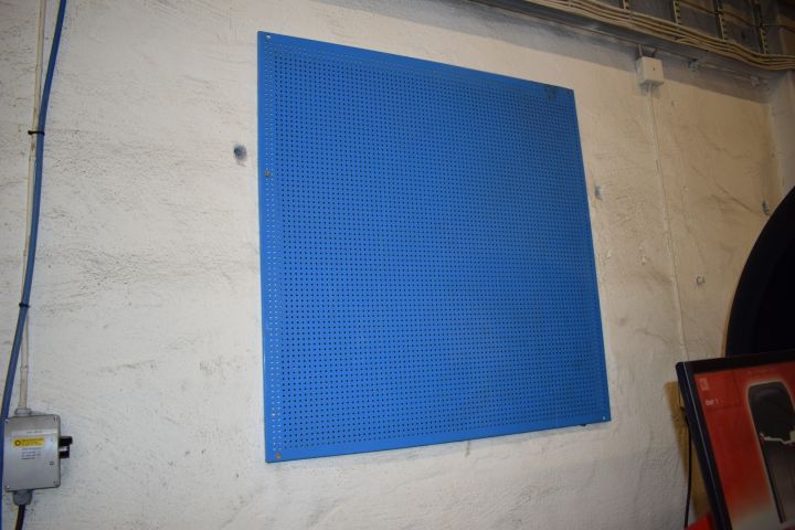 5 tool boards 100x100 cm - PS Auction - We value the future - Largest ...