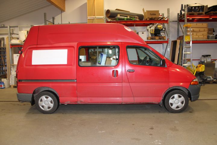 Toyota Hiace Van -02 extra high with ramp - PS Auction - We value the ...