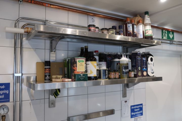 2 wall shelves in stainless steel, ggm gastro - PS Auction - We value ...