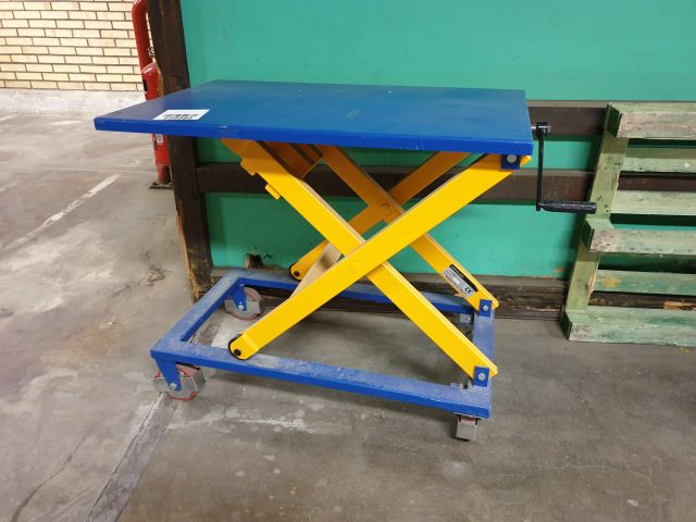 Extendable Work Table - PS Auction - We value the future - Largest in ...