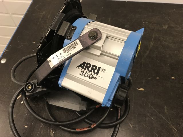 Arri 300 lamps 2 pcs - PS Auction - We value the future - Largest in ...