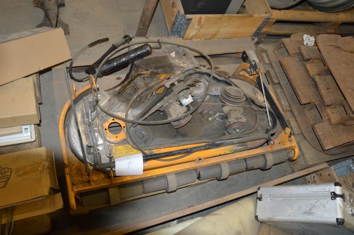 Clipboard / cutting unit Stiga Park articulated (7) - PS Auction - We ...