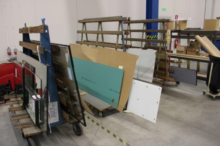 Material carts / Glass carts - PS Auction - We value the future ...