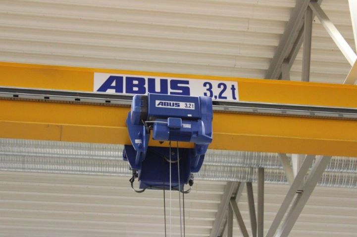 New information Travers system 30 meters Abus 3.2 Ton - PS Auction - We ...