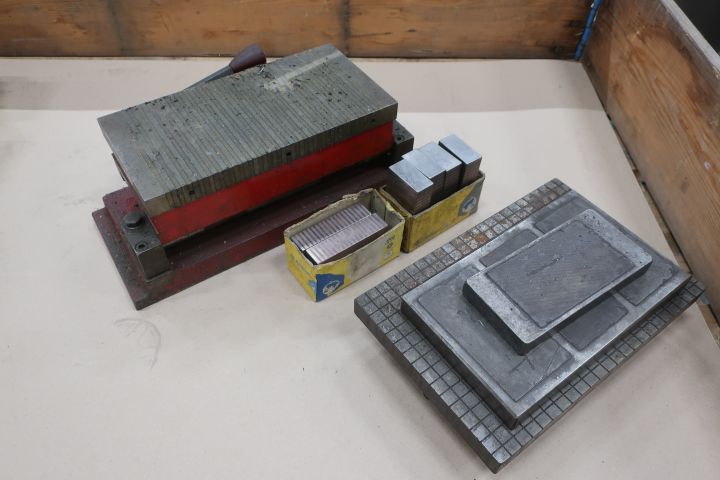 Magnetic table with accessories - PS Auction - We value the future ...