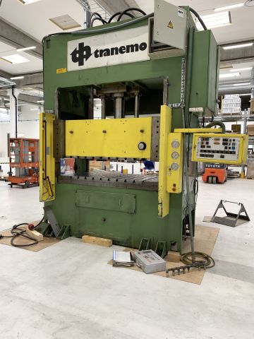 Nyrenoverad Hydraulpress Tranemo 250 Ton - Auktioner online ...