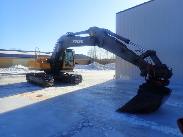 Bandgrävare Volvo EC210LC - Auktioner online - Nätauktioner ...