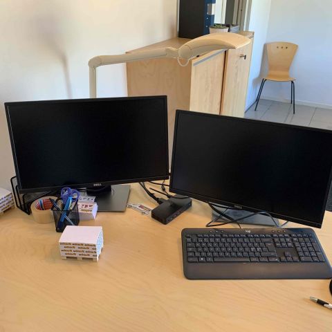 Computer monitors, printers - PS Auction - We value the future ...