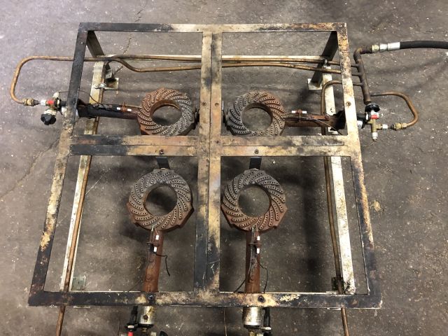 Gas burner with 4 burners, floor model - PS Auction - We value the ...