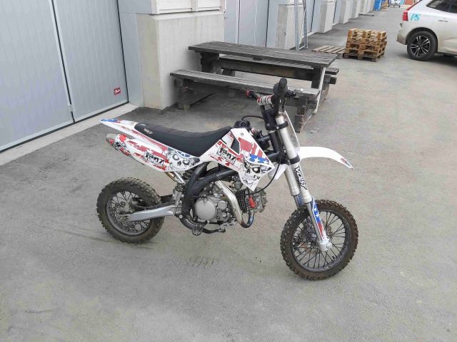 Dirtbike / Pitbike Ten7 150cc - Auktioner online - Nätauktioner ...