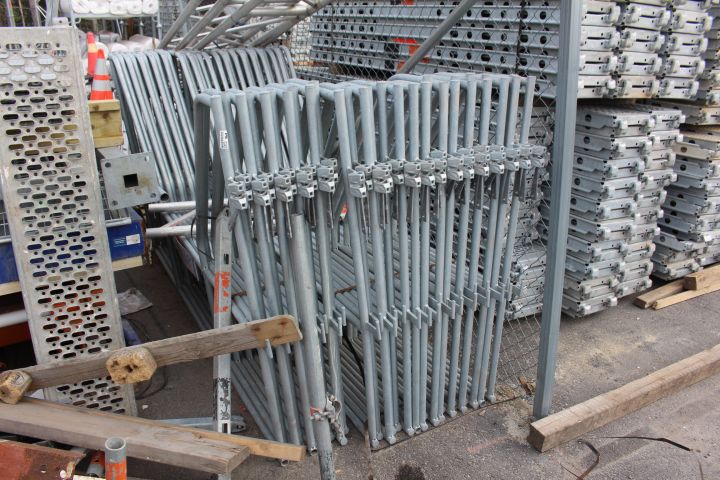 French Railings 30 pcs - PS Auction - We value the future - Largest in ...