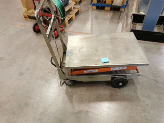 Lift table Edmolift on trolley 200 kg (35) - PS Auction - We value the ...