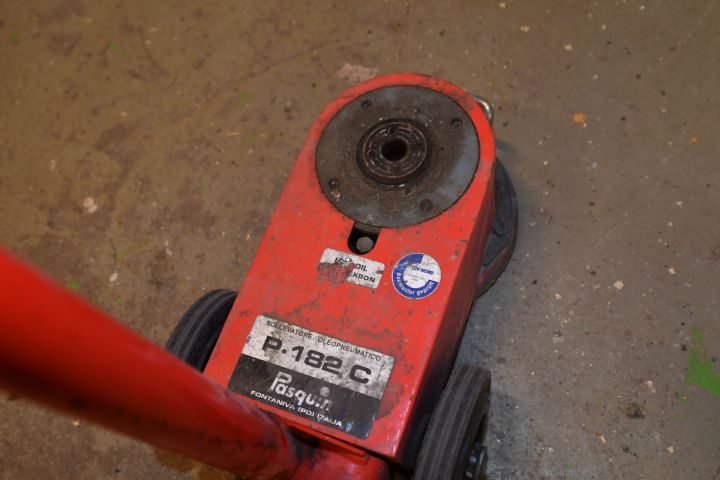 Air-hydraulic jack Pasquin P182C - PS Auction - We value the future ...