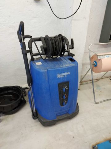 Hot water wash Nilfisk MH2C, rep. object - PS Auction - We value the ...