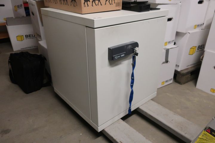 Safe Hadak Rome - PS Auction - We value the future - Largest in net ...