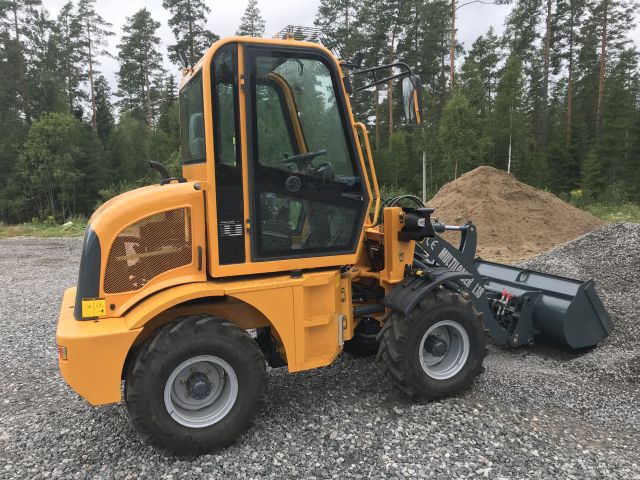 Wheel loader Multiloader L18 with implements 2019 - PS Auction - We ...