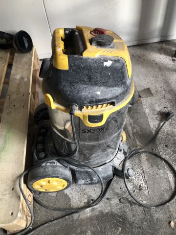 Rough vacuum cleaner Stanley SX30X TD - PS Auction - We value the ...