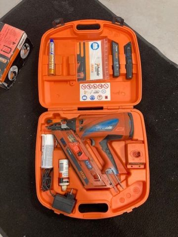 IM90 gas-powered nail gun - PS Auction - We value the future - Largest ...