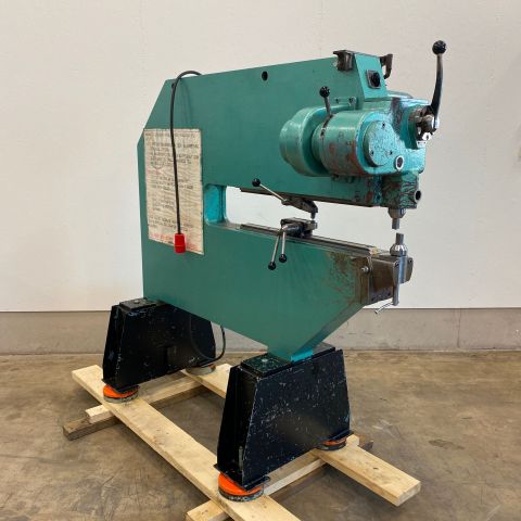 Plåtbearbetningsmaskin Pullmax P6 - Auktioner online - Nätauktioner ...