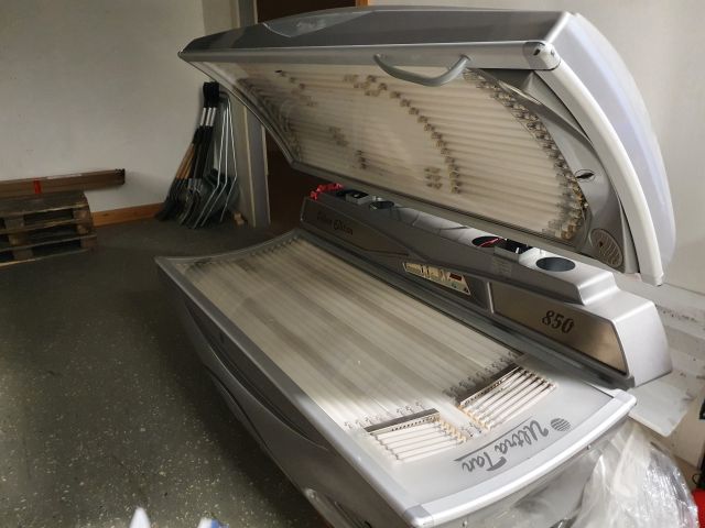 Solarium Ultra Tan 850 Silver Edition - Auktioner online - Nätauktioner ...
