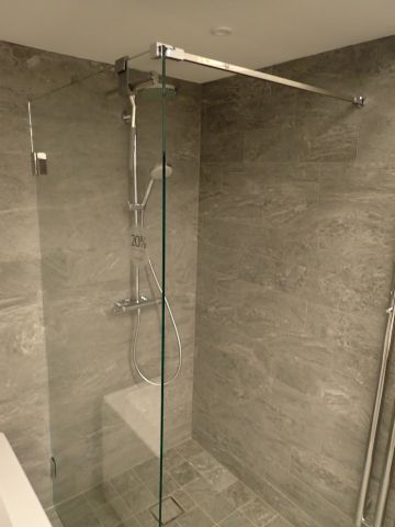 Shower wall macro design - PS Auction - We value the future - Largest ...