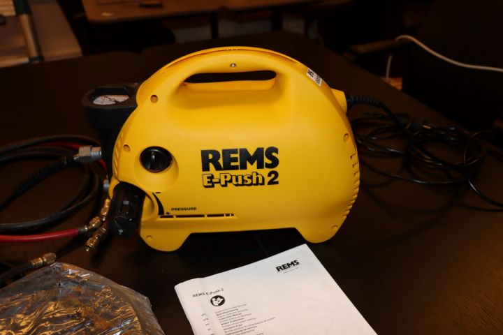 Rems E-push 2 provtryckningspump - Auktioner online - Nätauktioner ...