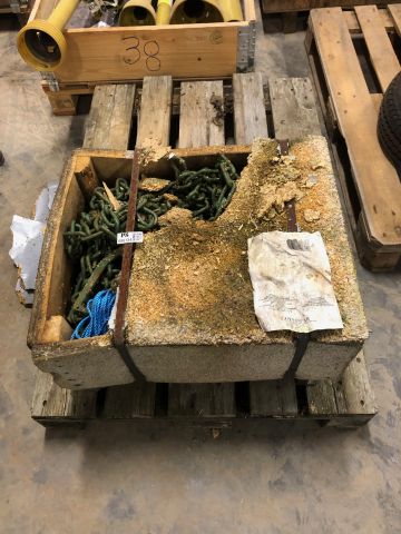 Stool with OFA chains - PS Auction - We value the future - Largest in ...
