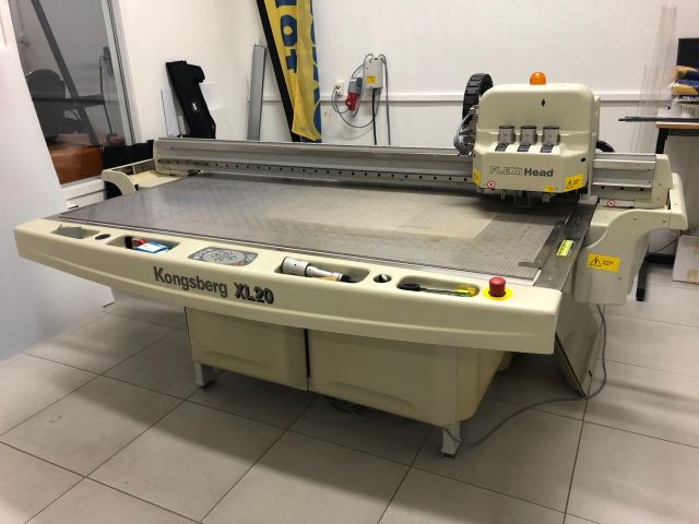 Cutting table Esko Kongsberg XL-20 -04 - PS Auction - We value the ...