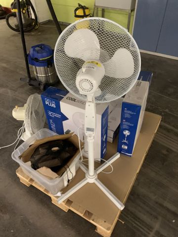 Stool with fans 5 pieces - PS Auction - We value the future - Largest ...