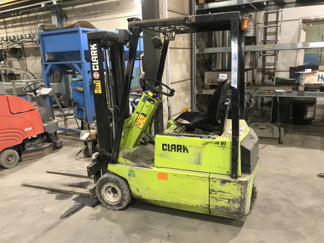 Clark TM 15 electric countertop truck - PS Auction - We value the ...