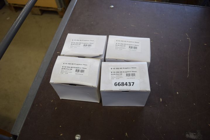 Kragskruv 4 lådor - Auktioner online - Nätauktioner & Konkursauktioner ...