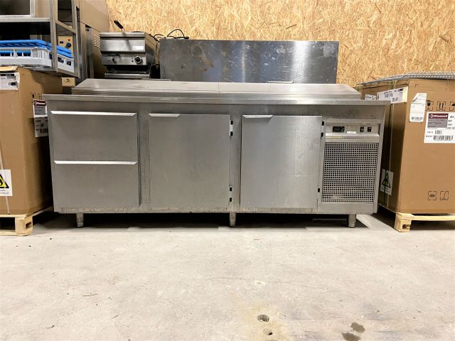 Pizza bench - PS Auction - We value the future - Largest in net auctions