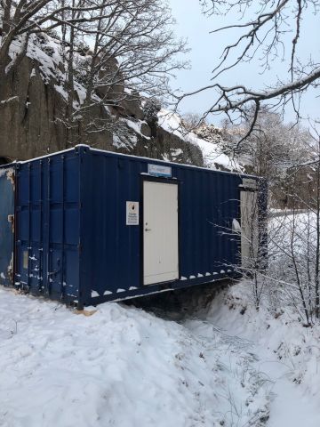 Insulated container with storage "asbestos lock" - PS Auction - We ...