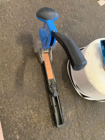 Lid stapler Josef Kihlberg c.561M, Banding machine, signs - PS Auction ...