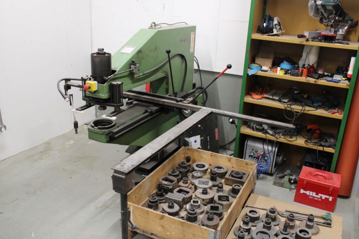 Hole punch Novopress Type 880 -84 - PS Auction - We value the future ...