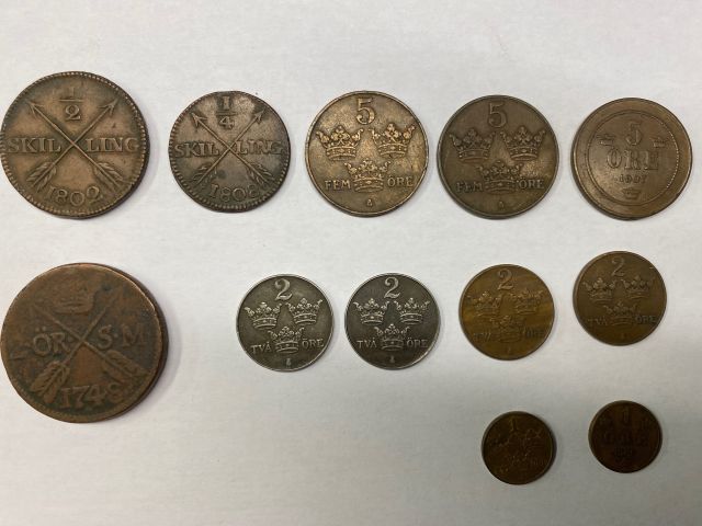 Äldre mynt bl.a 1/2 skilling 1802, 1/4 skilling 1802 mm. Se bilder ...