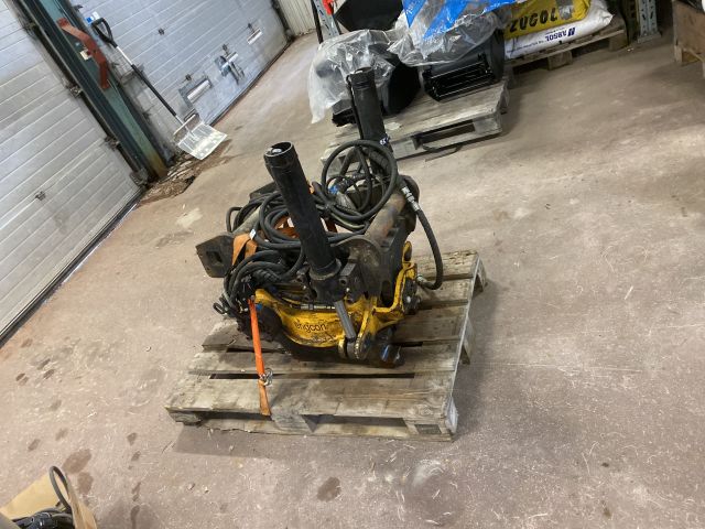 Rototilt Engcon ec S60 bracket, renovated - PS Auction - We value the ...